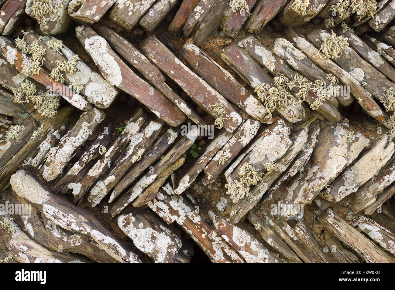 Herringbone pattern cornish hedge wall hi-res stock photography and ...