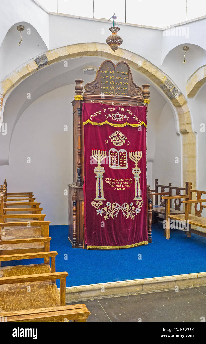 Sephardic synagogue hi-res stock photography and images - Alamy