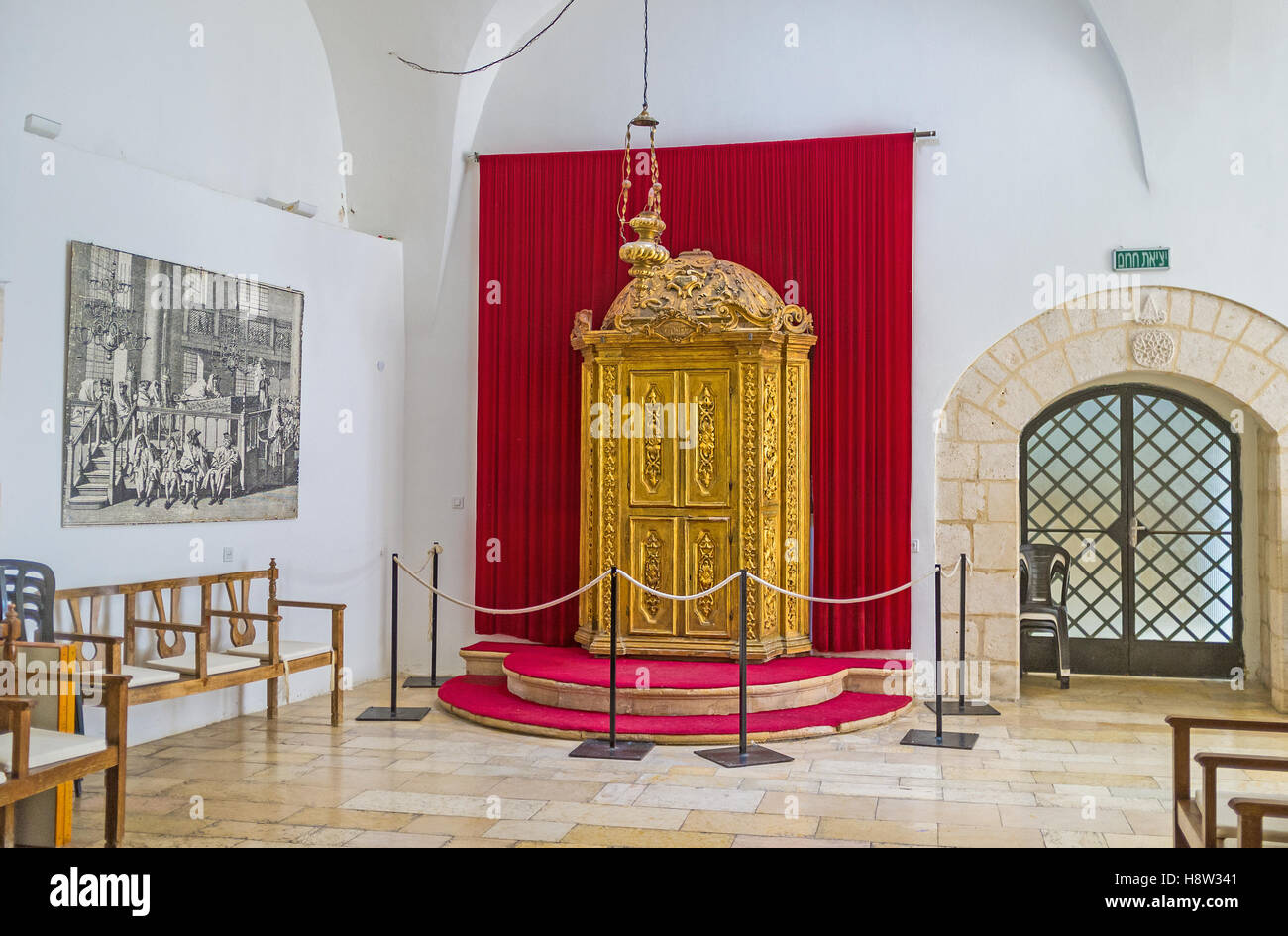 Sephardic synagogue jerusalem hi-res stock photography and images - Alamy