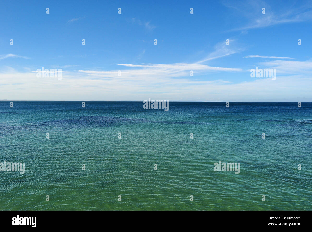 Water and horizon hi-res stock photography and images - Alamy