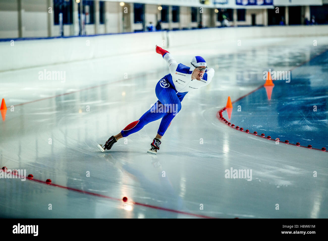 male speed skater to sprint on turn ice rink during Cup in speed ...