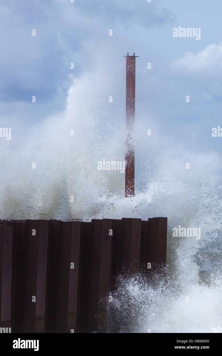 wave the head of port Stock Photo - Alamy