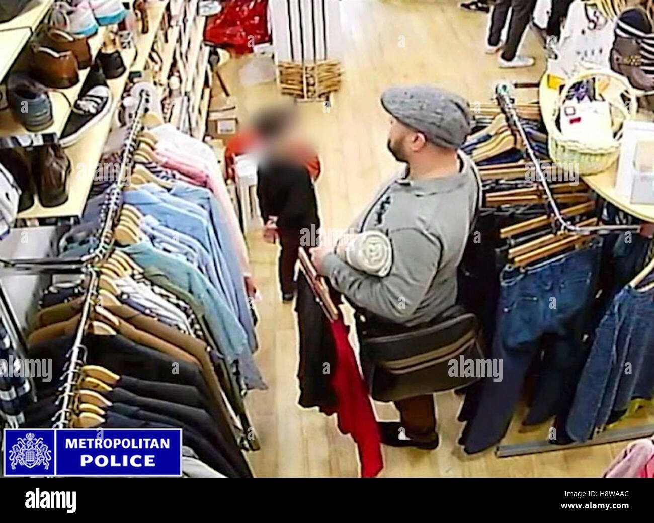 Distraction theft hi-res stock photography and images - Alamy