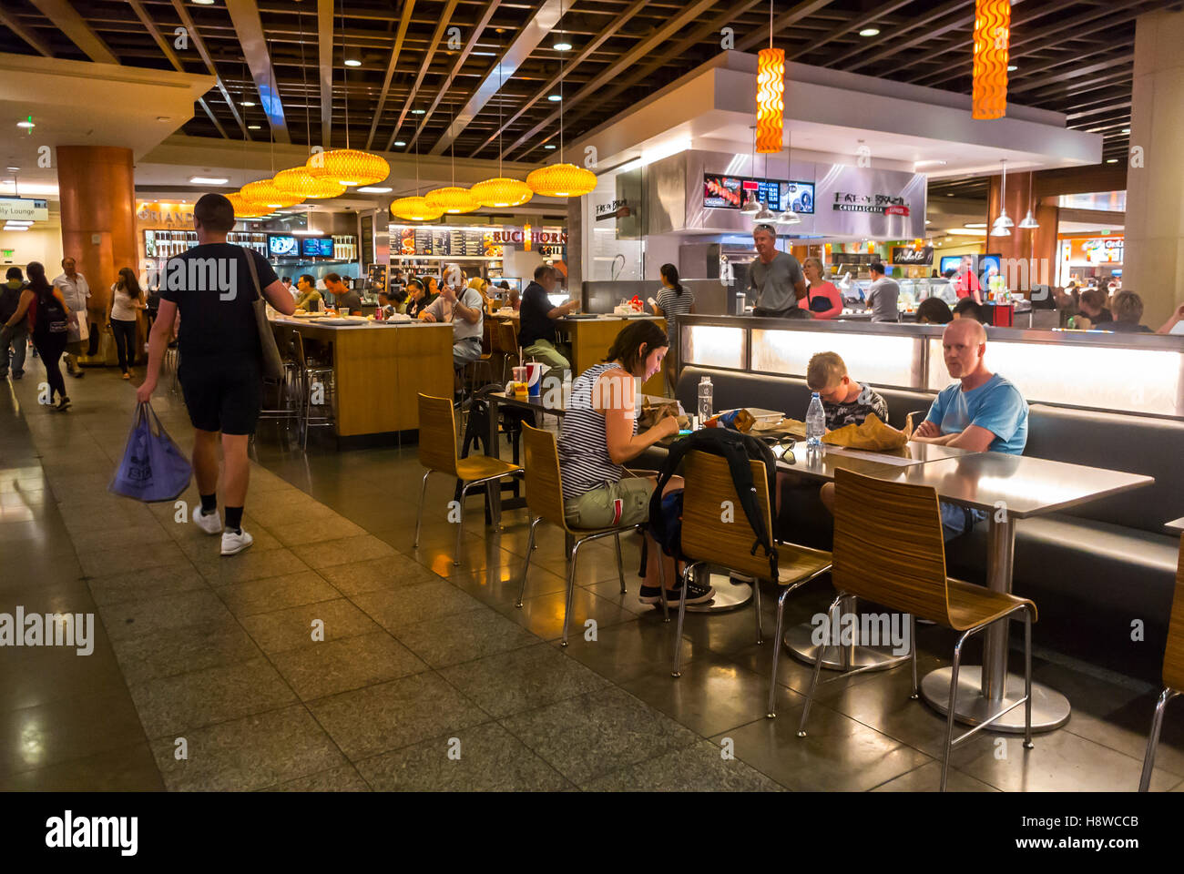 Food court crowd hi-res stock photography and images - Alamy