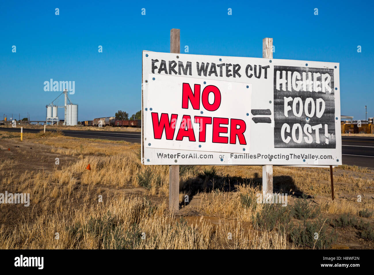 Buttonwillow, California - A sign on a farm in the San Joaquin Valley ...