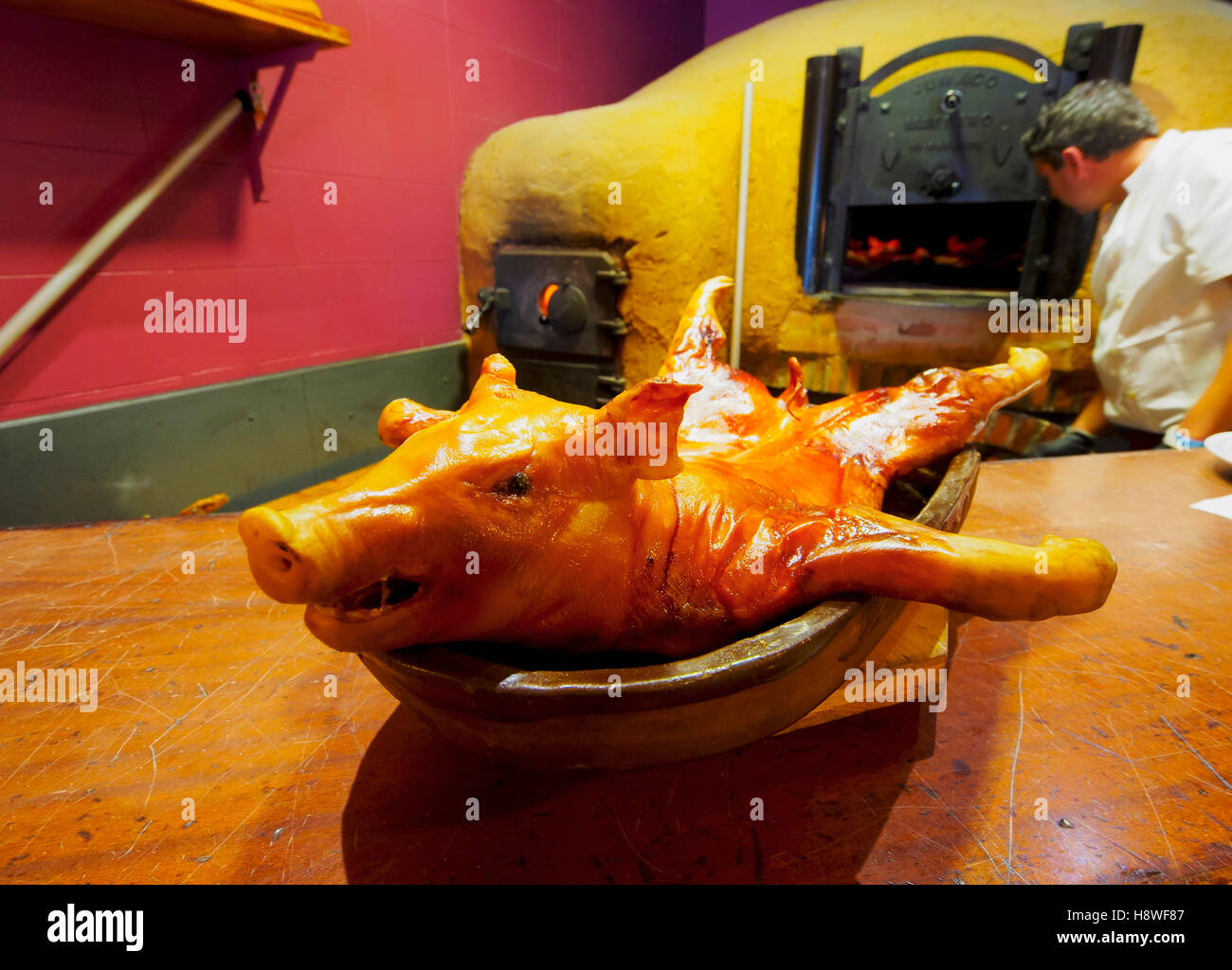 Spain, Castile and Leon, Segovia, Cochinillo de Segovia, traditional ...