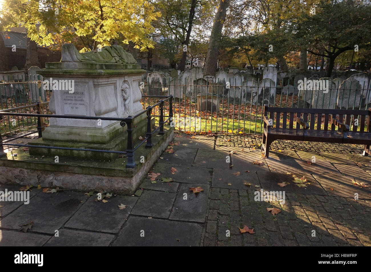 Author of Pilgrim's Progress, John Bunyan's grave Bunhill Fields Burial ...
