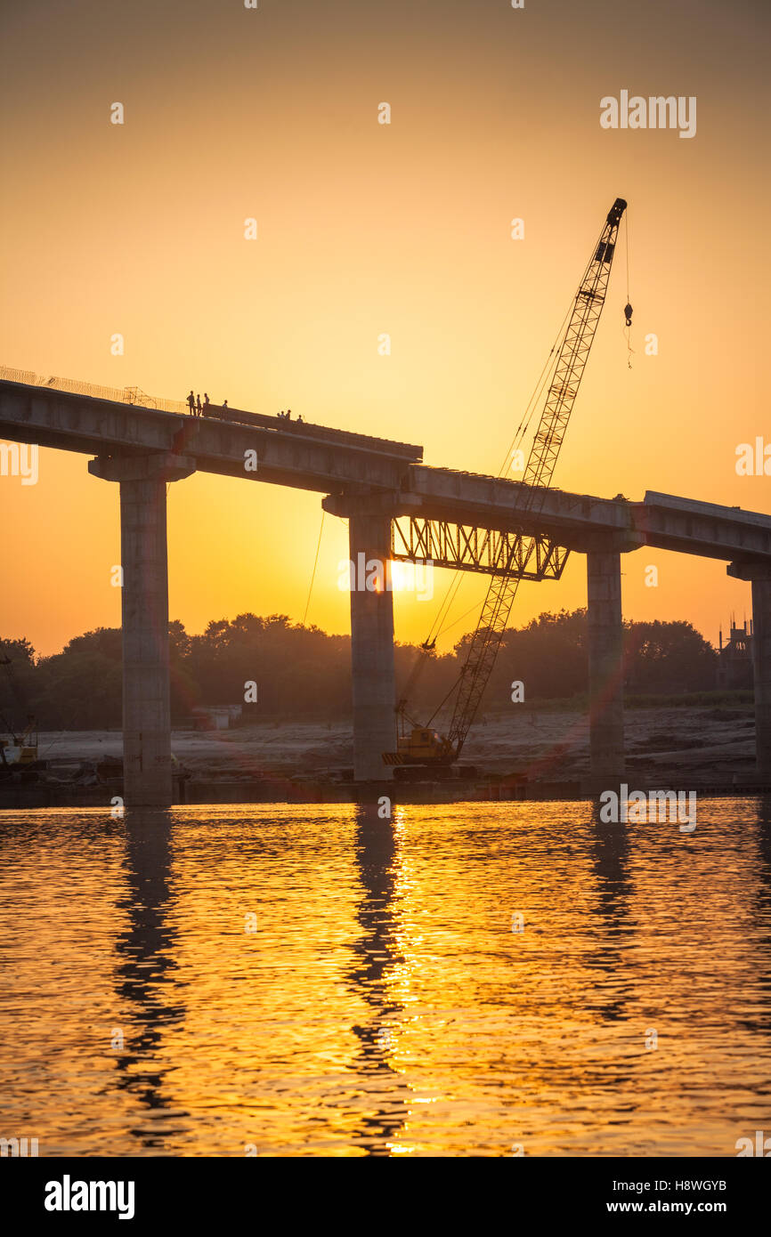 Bridge under construction over the River Ganges, near Varanasi, India ...