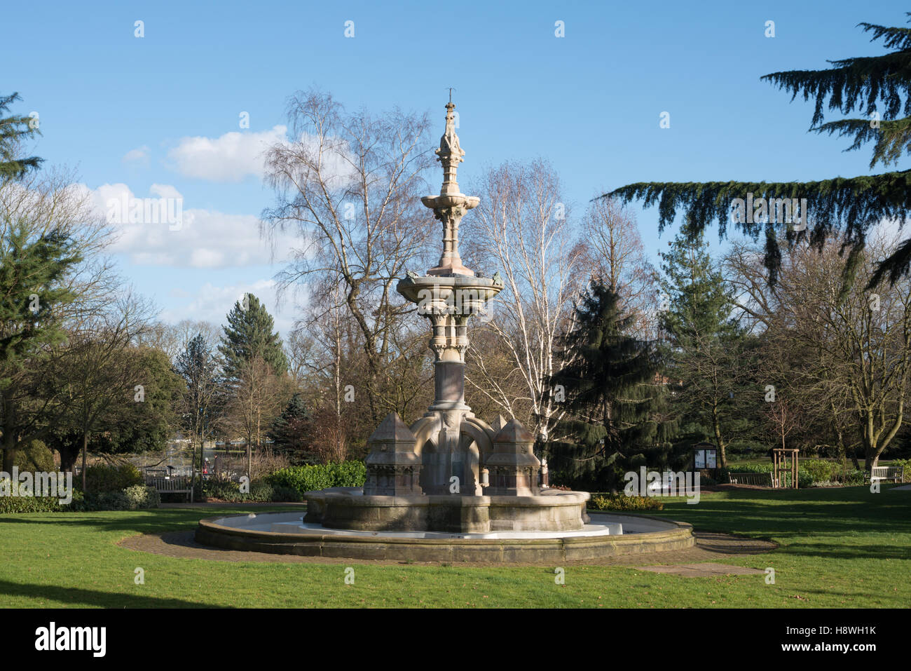 Hitchman Memorial fountain in Jephson Gardens, Leamington Spa ...