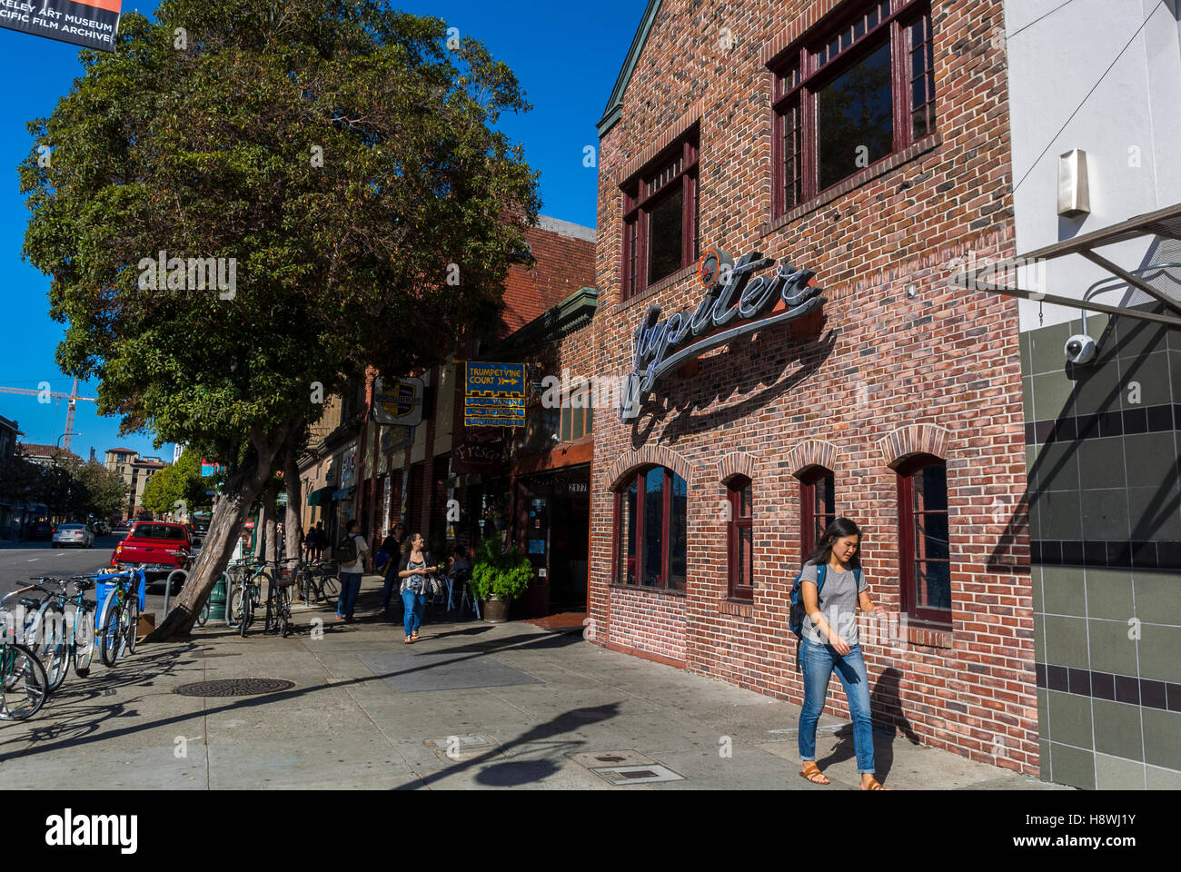Berkeley, CA, USA, Street Scene, Sidewalk, outside Jupiter Bar ...