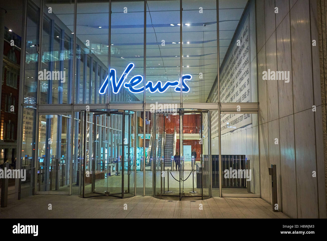Entrance to the News Building at London Bridge Stock Photo - Alamy