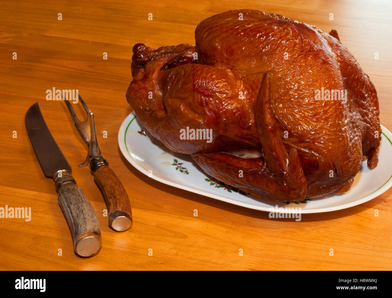 Turkey hen that has just come out of the smoker Stock Photo - Alamy