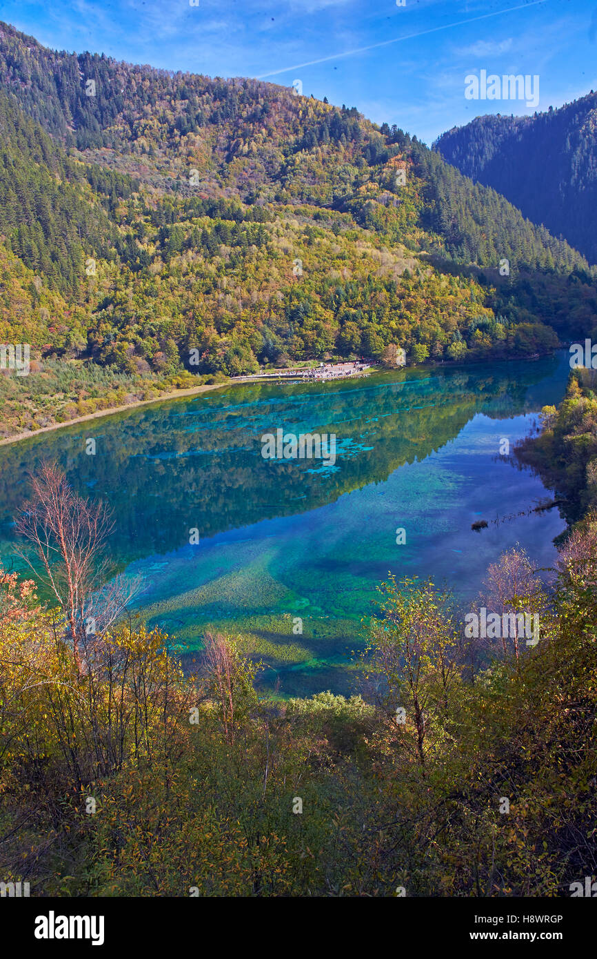 Five flower Lake, Jiuzhaigou valley, Sichuan, China Stock Photo - Alamy