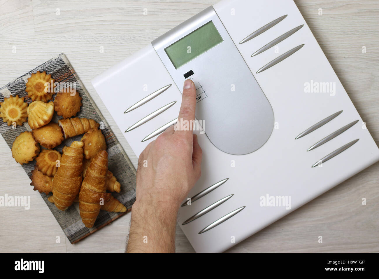 Scales Calories Pastry Weight Stock Photo Alamy scales-calories-pastry-weight-stock-photo-alamy