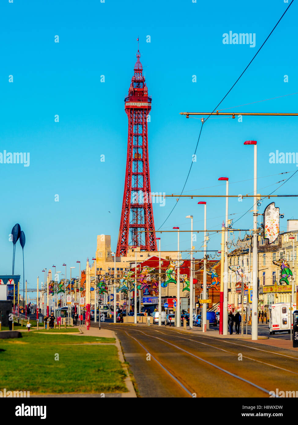 Blackpool tower blackpool seafront hi-res stock photography and images ...