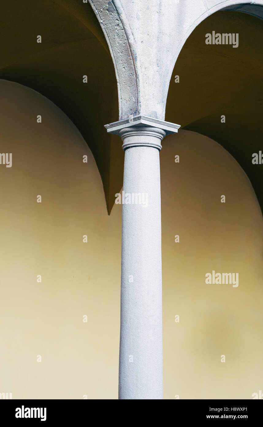Pillar and arch hi-res stock photography and images - Alamy