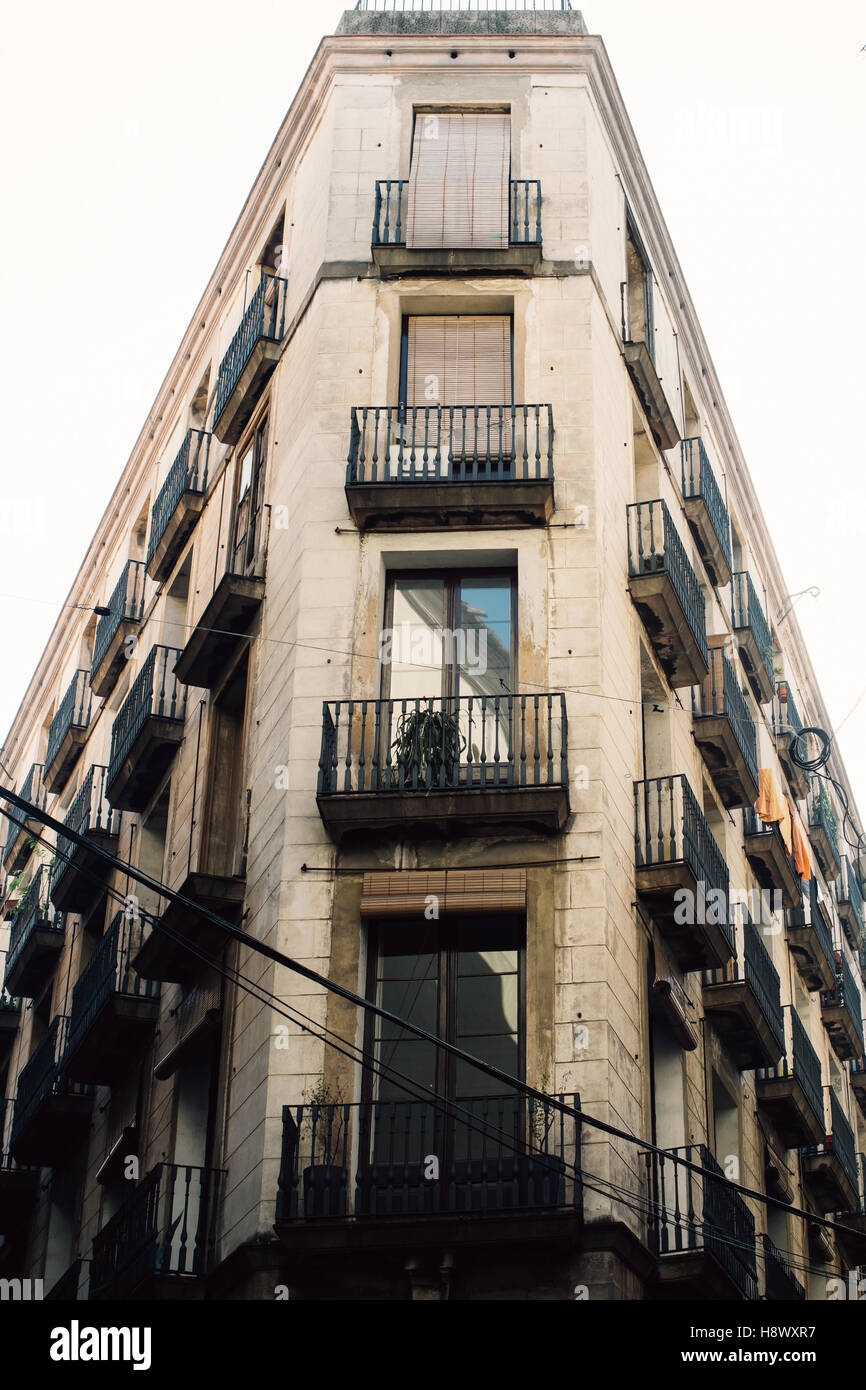 Flat iron style building hi-res stock photography and images - Alamy
