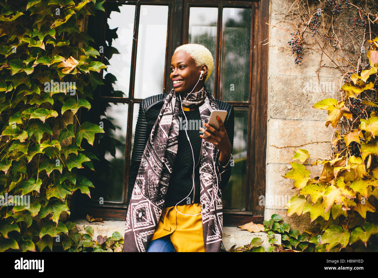 Pretty black woman in hi-res stock photography and images - Alamy