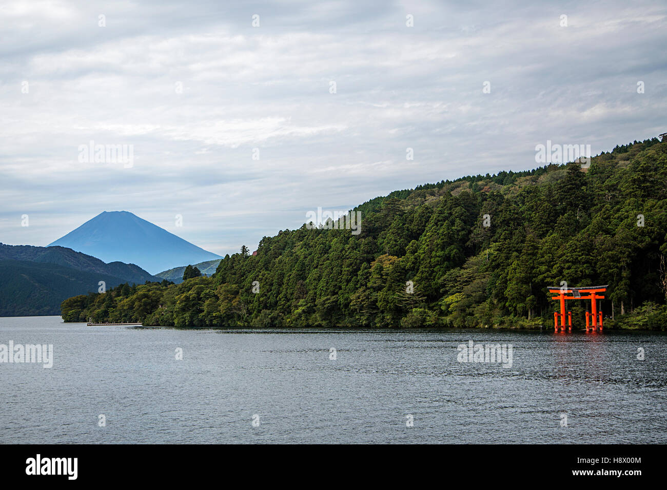Lake ashi hi-res stock photography and images - Alamy