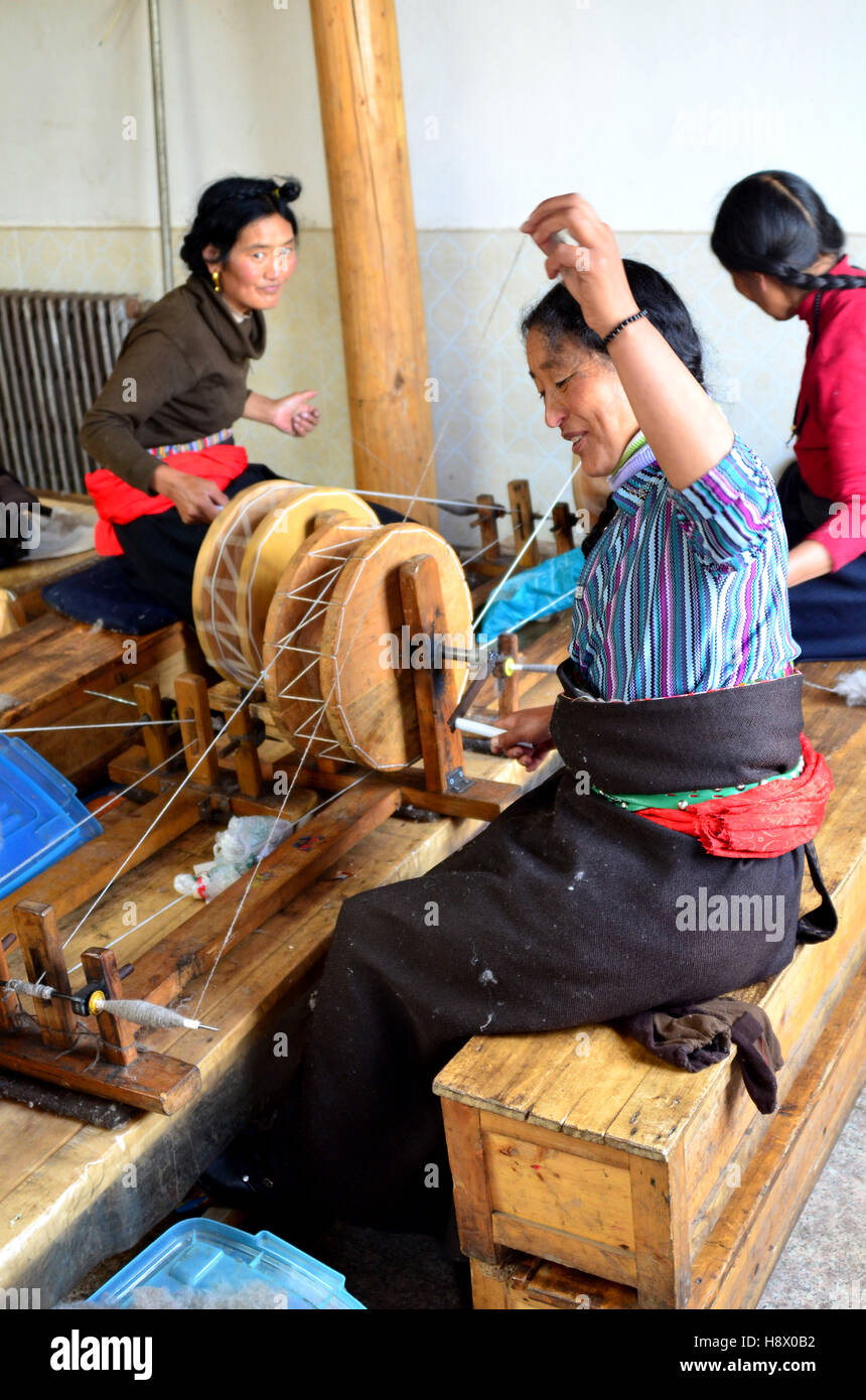 Tibet weaver hi-res stock photography and images - Alamy