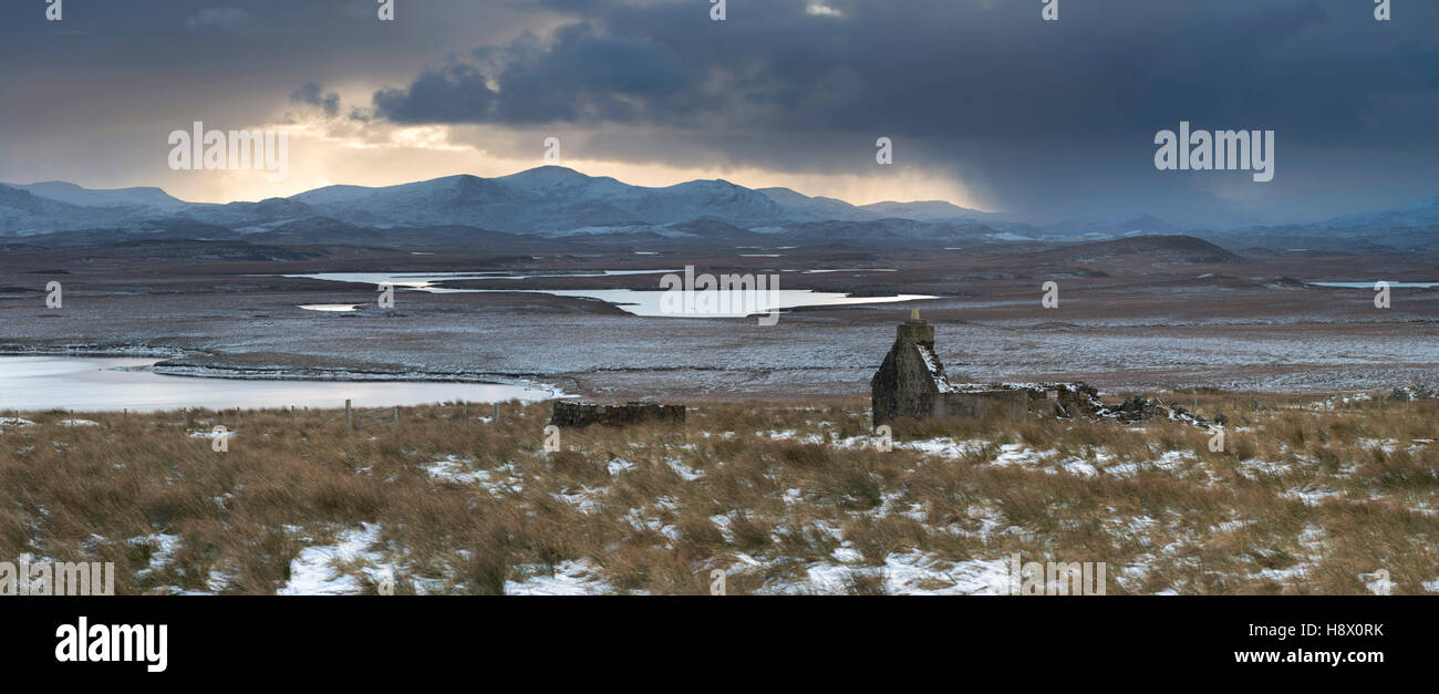 Ruined house in the moor to Achmore - Lewis Hebrides Stock Photo - Alamy