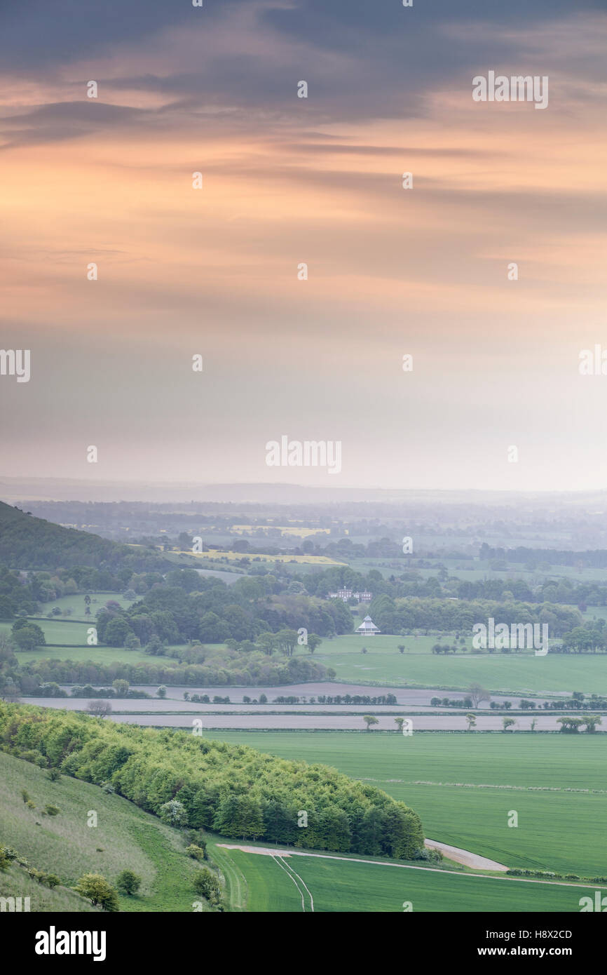 Vale of pewsey hi-res stock photography and images - Alamy