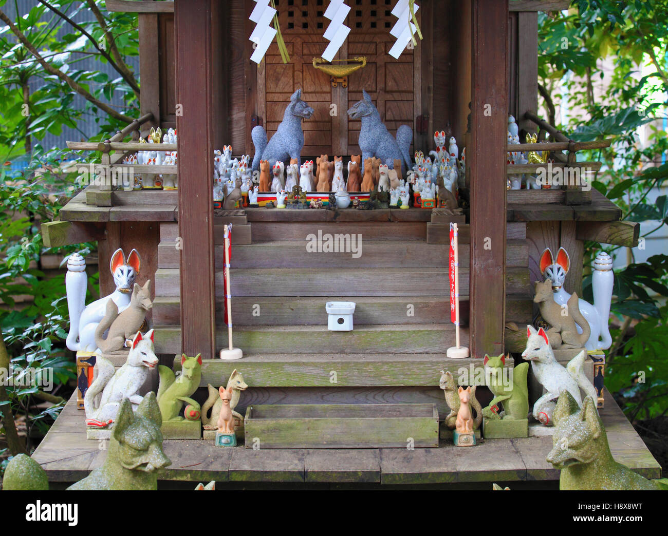 Inari statues hi-res stock photography and images - Alamy