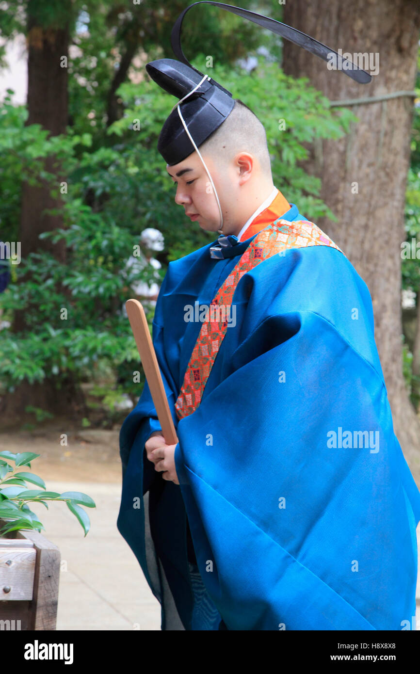 Shintoism japan priest hi-res stock photography and images - Alamy