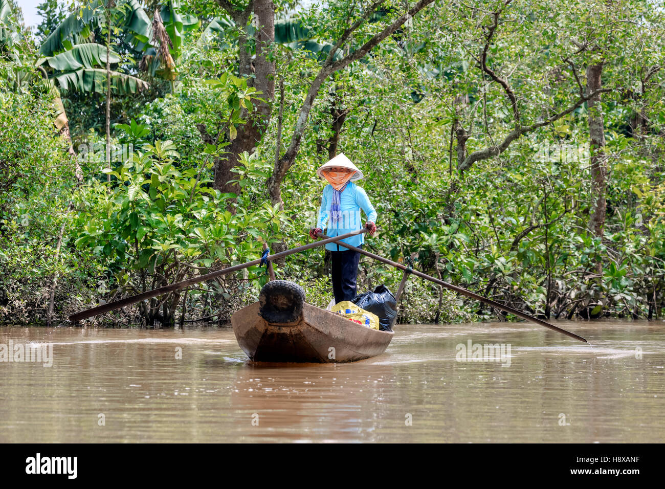 Sampan boat hi-res stock photography and images - Alamy