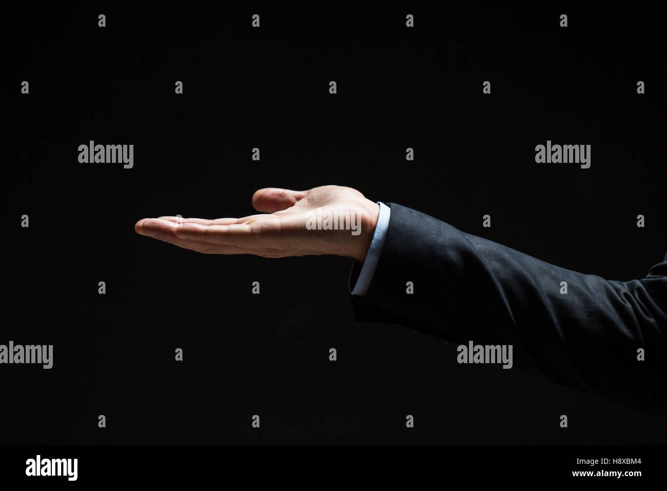 Empty hand hi-res stock photography and images - Alamy