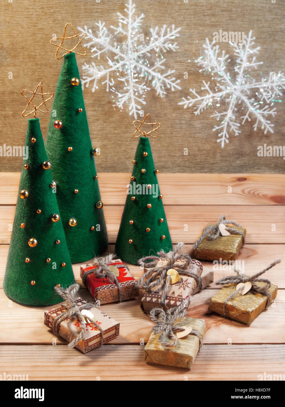 Christmas trees made of felt hi-res stock photography and images - Alamy