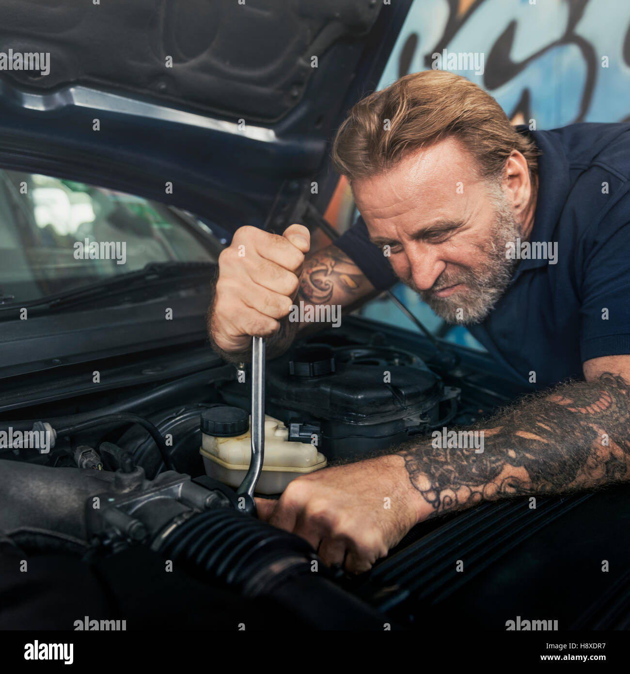 Garage Motor Maintenance Mechanic Fixing Spare Concept Stock Photo - Alamy