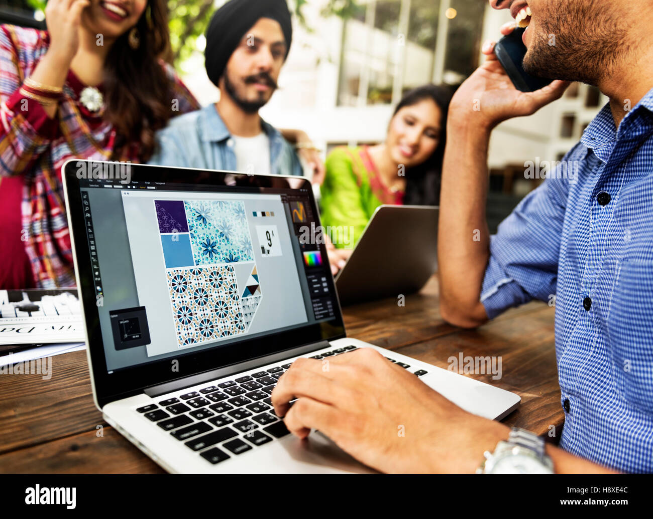 Friends Teamwork Brainstorming Meeting Outdoors Concept Stock Photo - Alamy