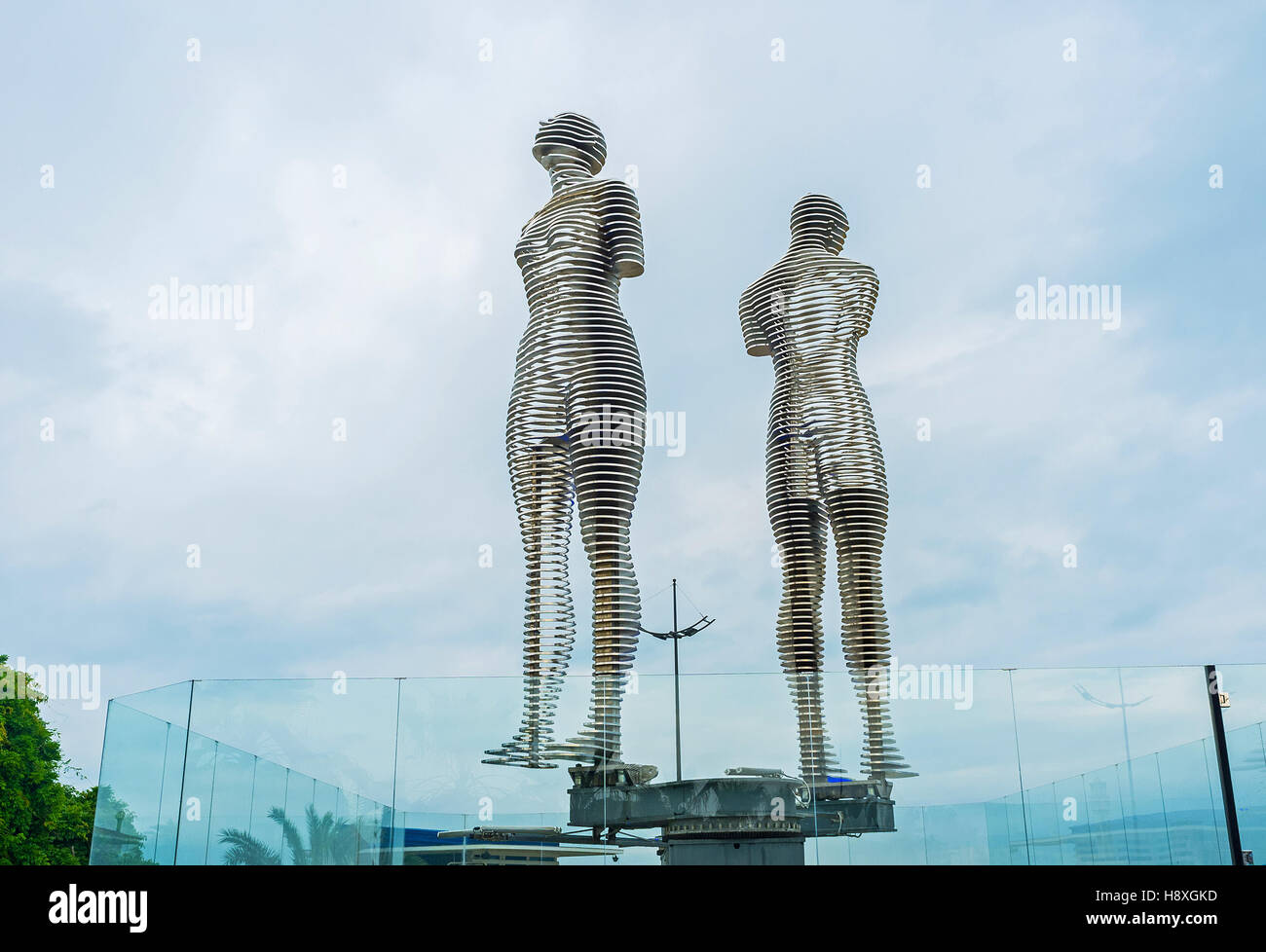 Ali and nino statues hi-res stock photography and images - Alamy