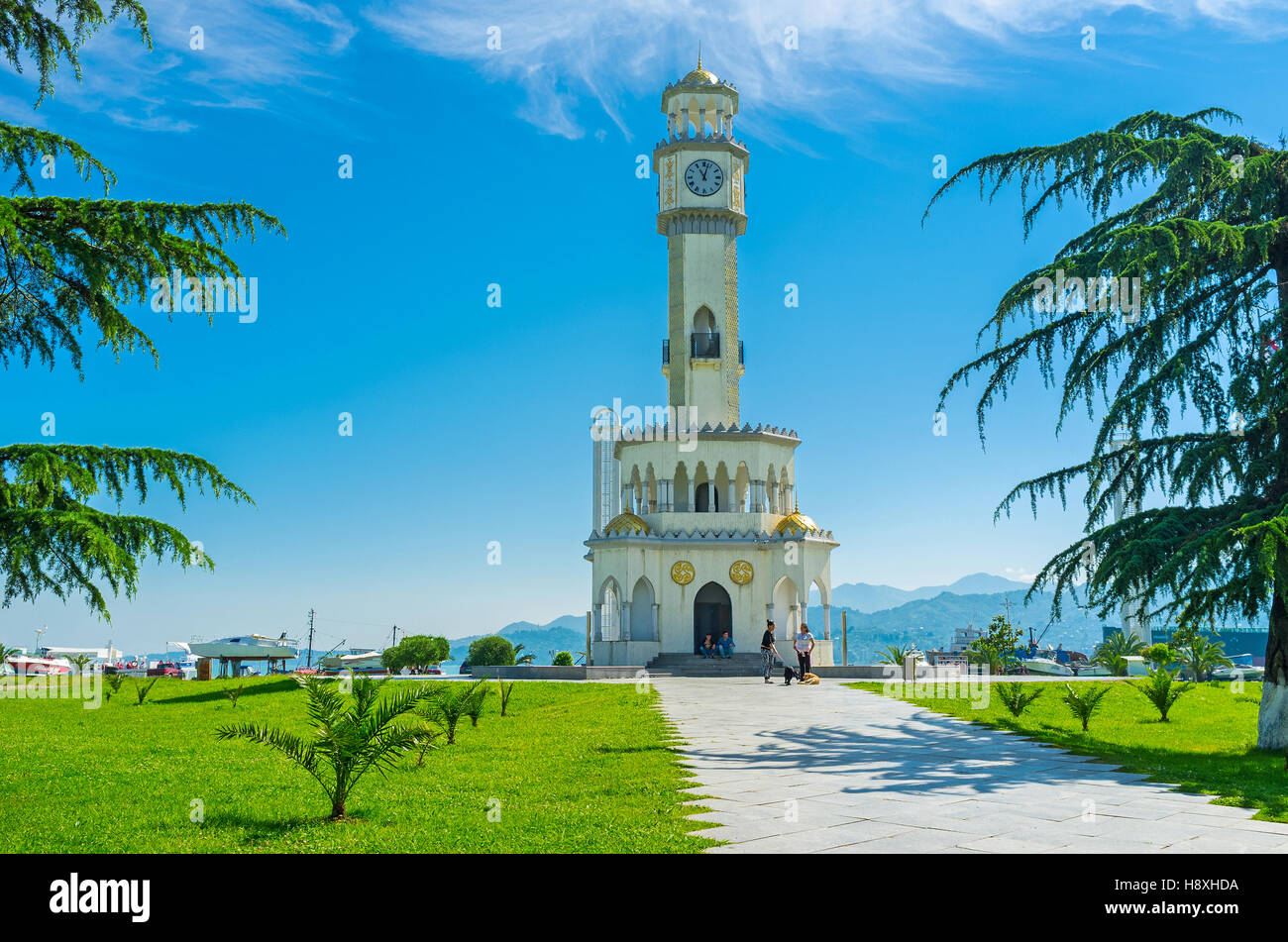 The Chacha Tower is famous for its fountain pools, for ten minutes ...