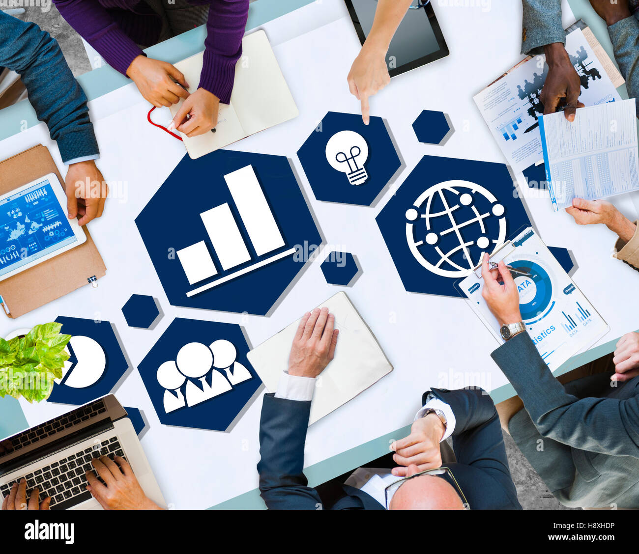 Global Business Strategy Planning Icon Concept Stock Photo - Alamy