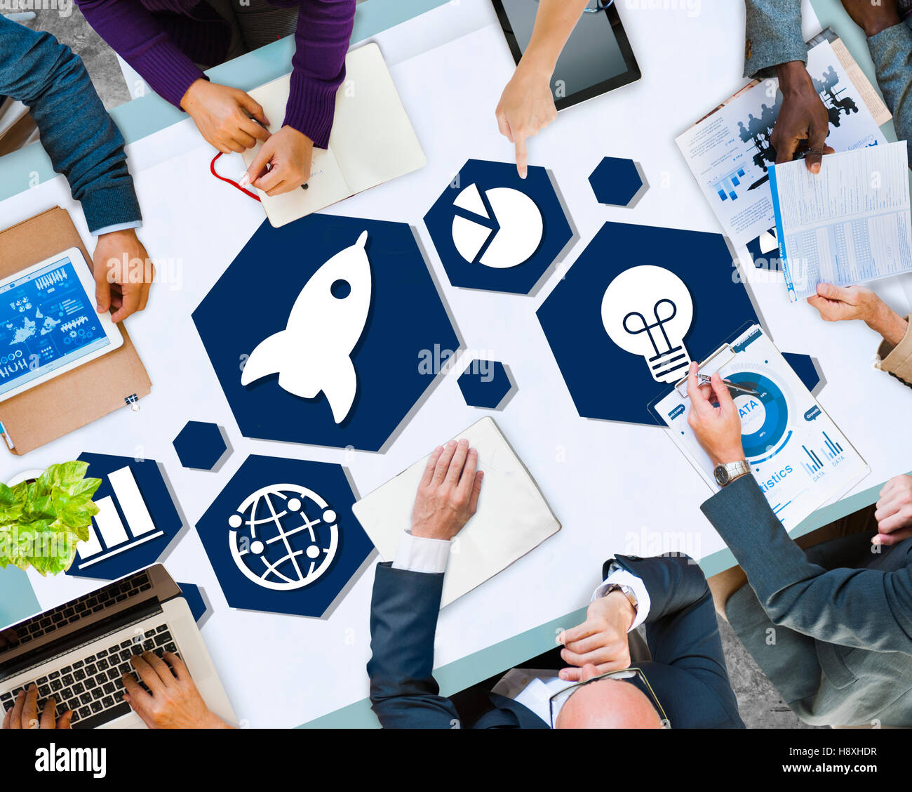 Global Business Strategy Planning Icon Concept Stock Photo - Alamy