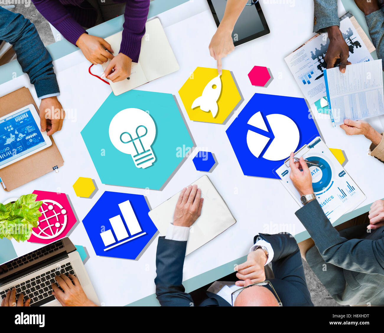 Global Business Strategy Planning Icon Concept Stock Photo - Alamy