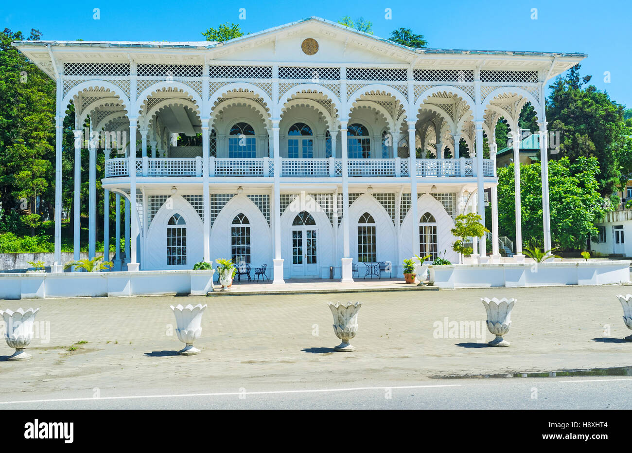 Slender pillars hi-res stock photography and images - Alamy
