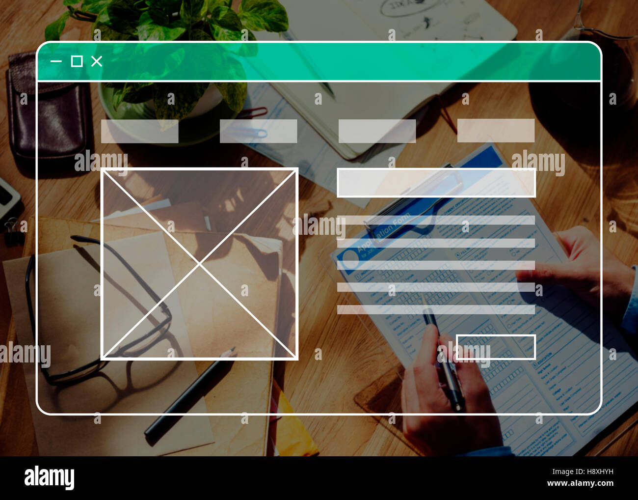 Software website hi-res stock photography and images - Alamy