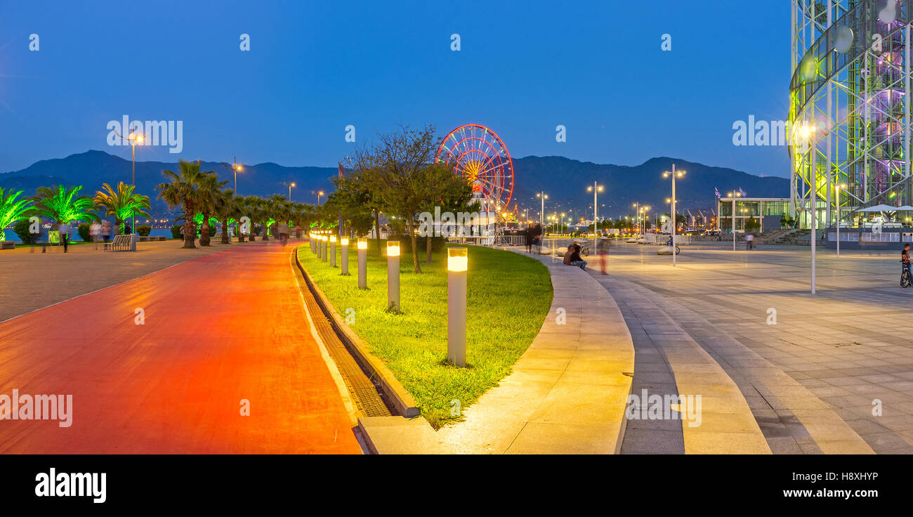 Panorama of the seaside promenade with the red bike lane, raw of the ...