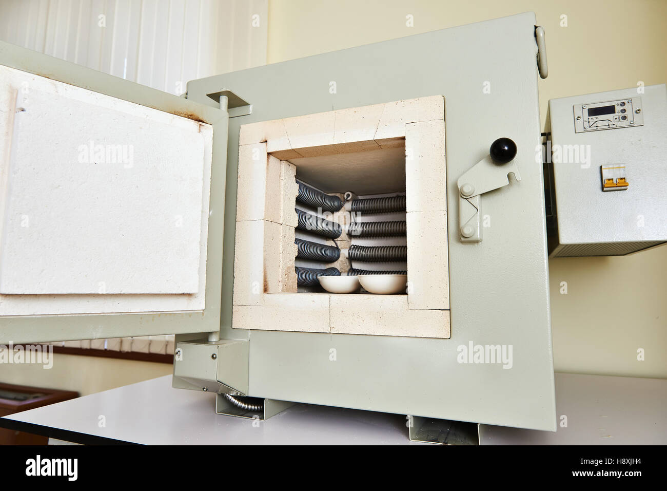 Laboratory oven hi-res stock photography and images - Alamy