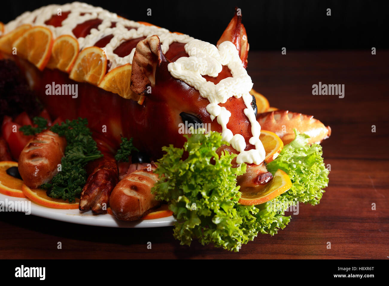 Roast pig table hi-res stock photography and images - Alamy