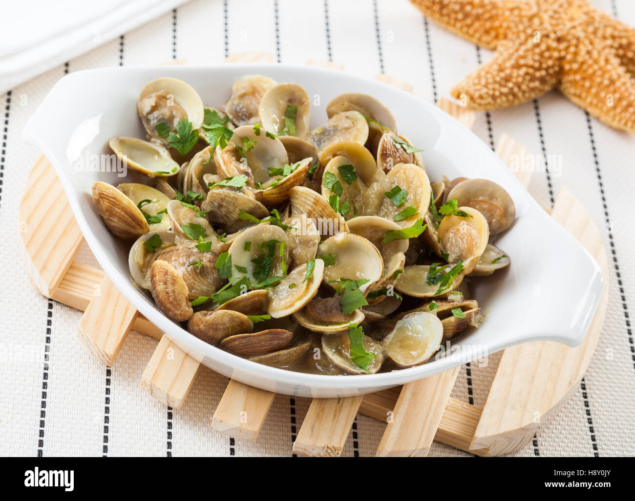 Clams hi-res stock photography and images - Alamy