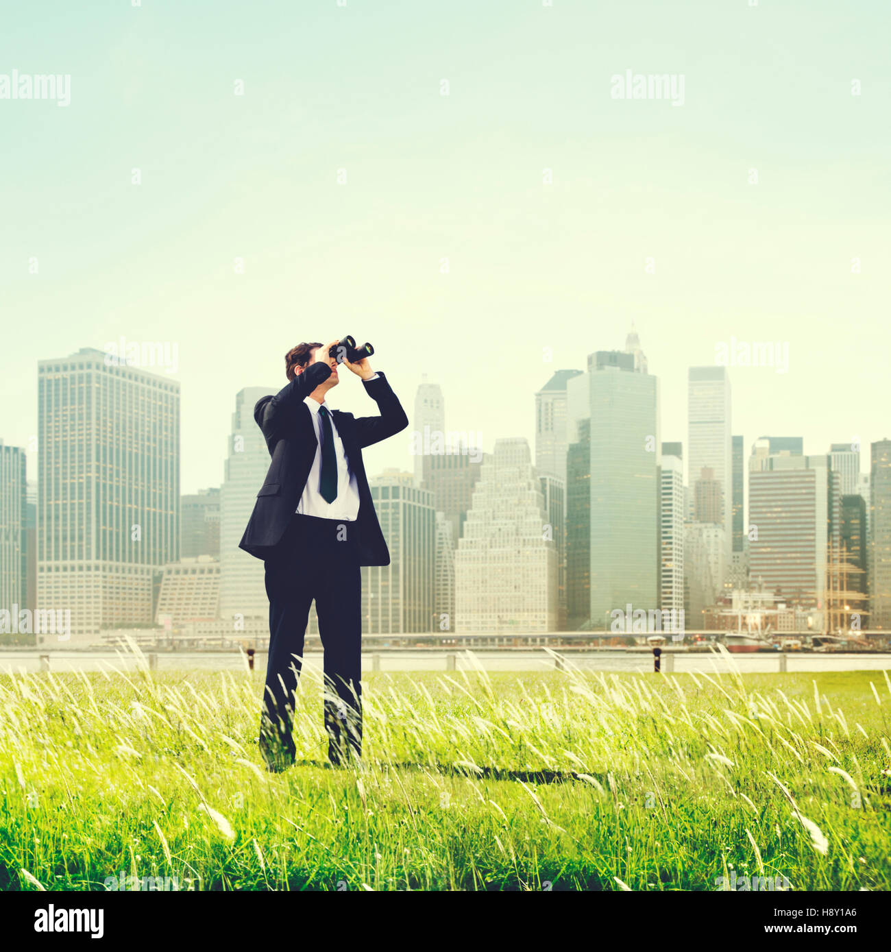 Sight searching hi-res stock photography and images - Alamy