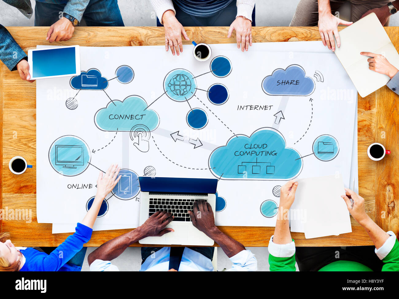 Cloud Computing Networking Connecting Concpet Stock Photo - Alamy