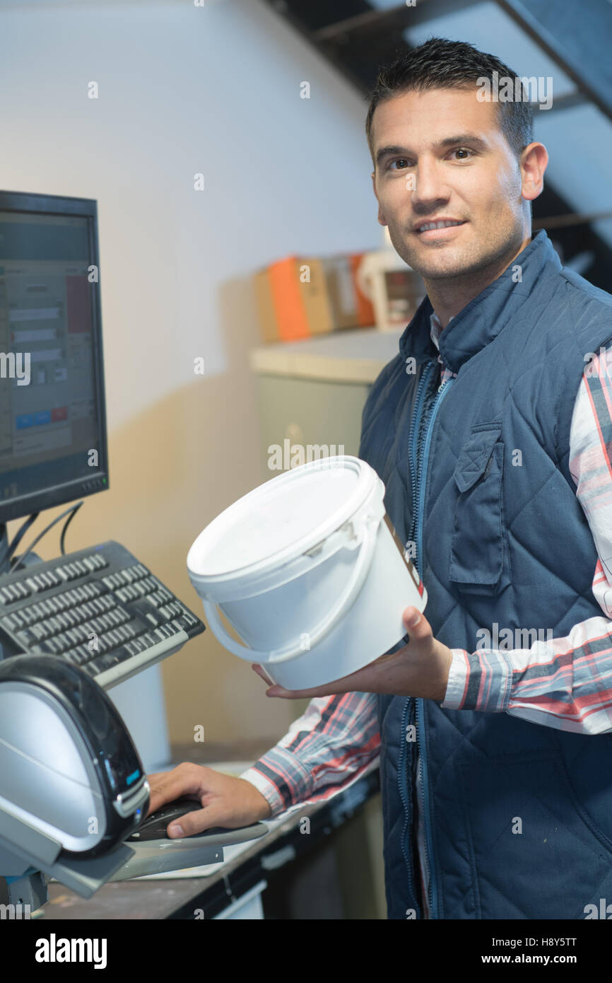 Hardware store assistant hi-res stock photography and images - Alamy