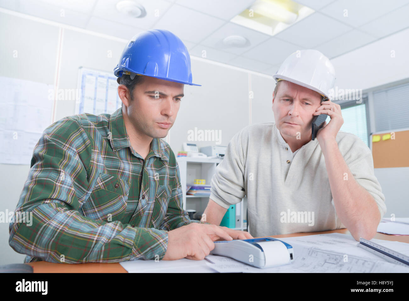 Crunching numbers hi-res stock photography and images - Alamy