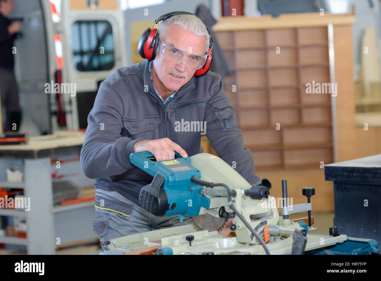 Old sawing machine hi-res stock photography and images - Alamy