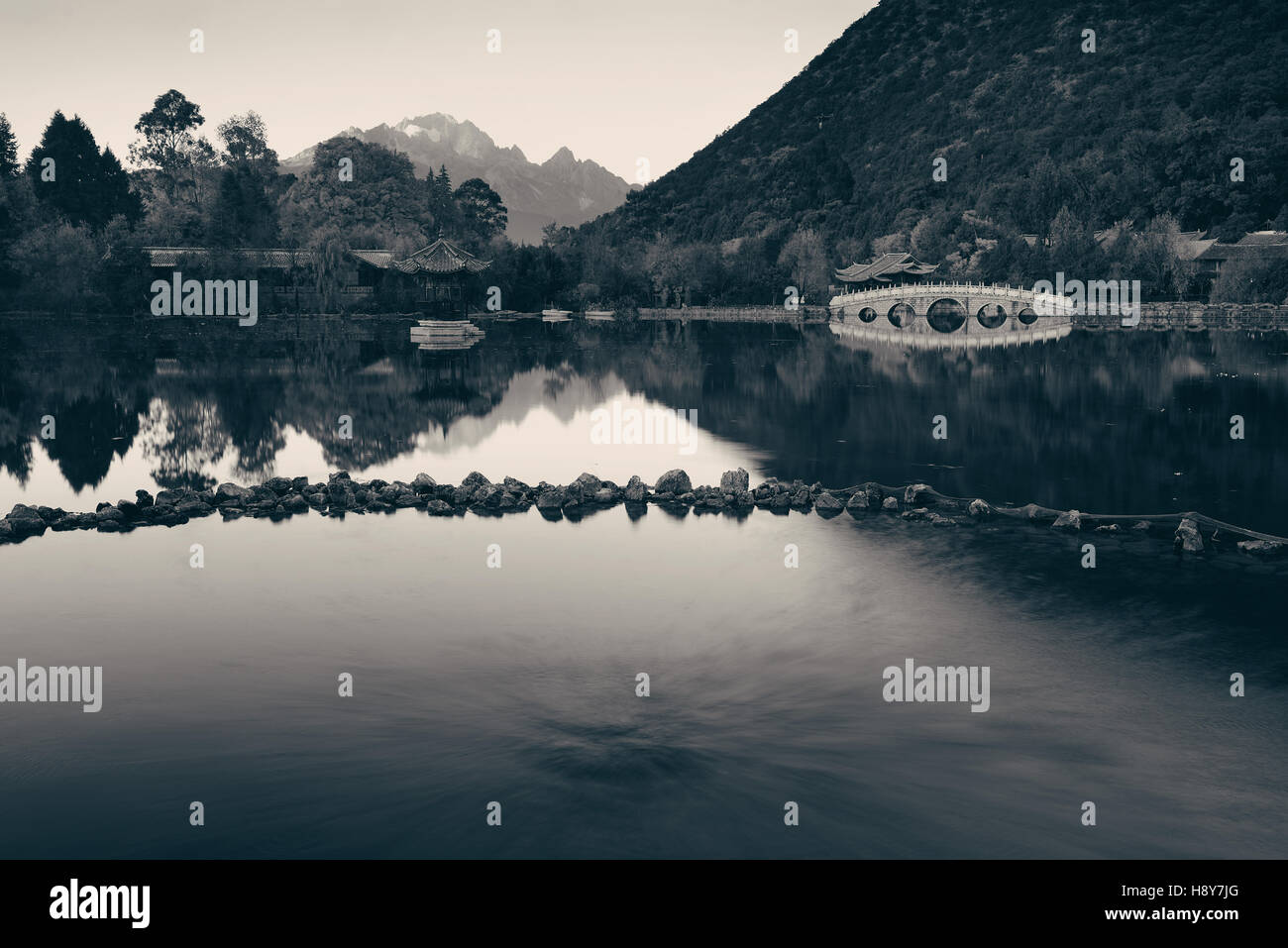 Black Dragon pool in Lijiang, Yunnan, China Stock Photo - Alamy